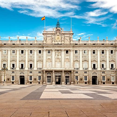 10 of the Most Famous Palaces in the World - Tripmasters Travel